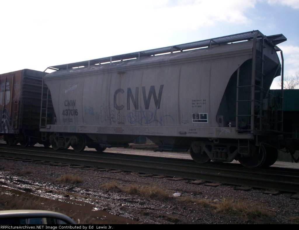 CNW 437016